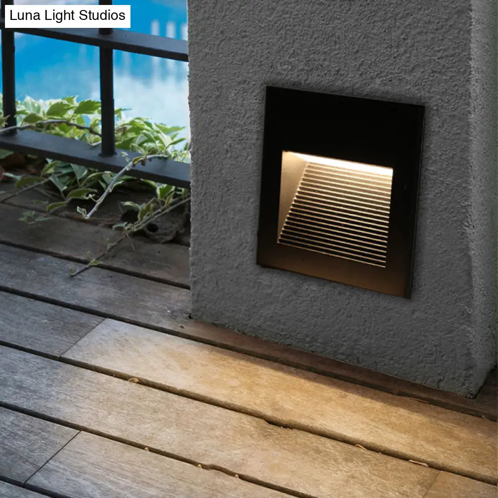 Minimalistic Black Aluminum LED Footlight for Stairway - Quadrilateral ...